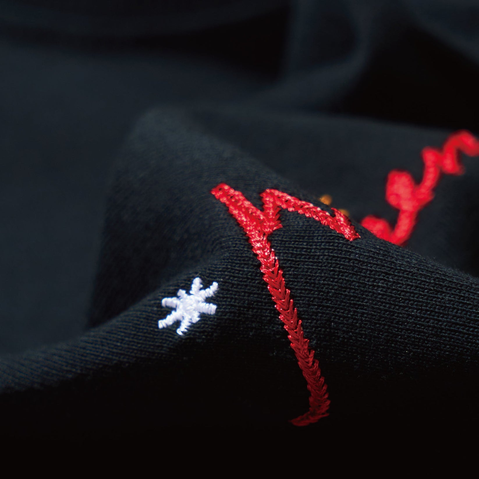 MGA Rocket Embroidery T-shirt / Black – Mrs. GREEN APPLE OFFICIAL STORE